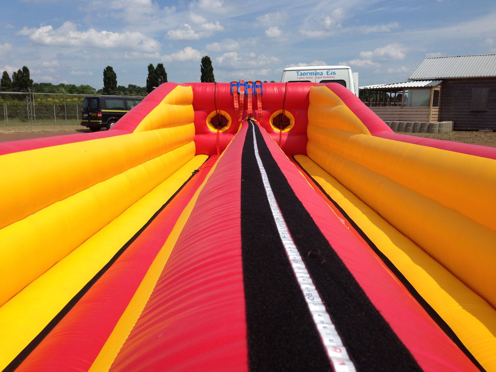 Bungee Run in Bonn günstig mieten 1000 Attraktionen für Ihre
