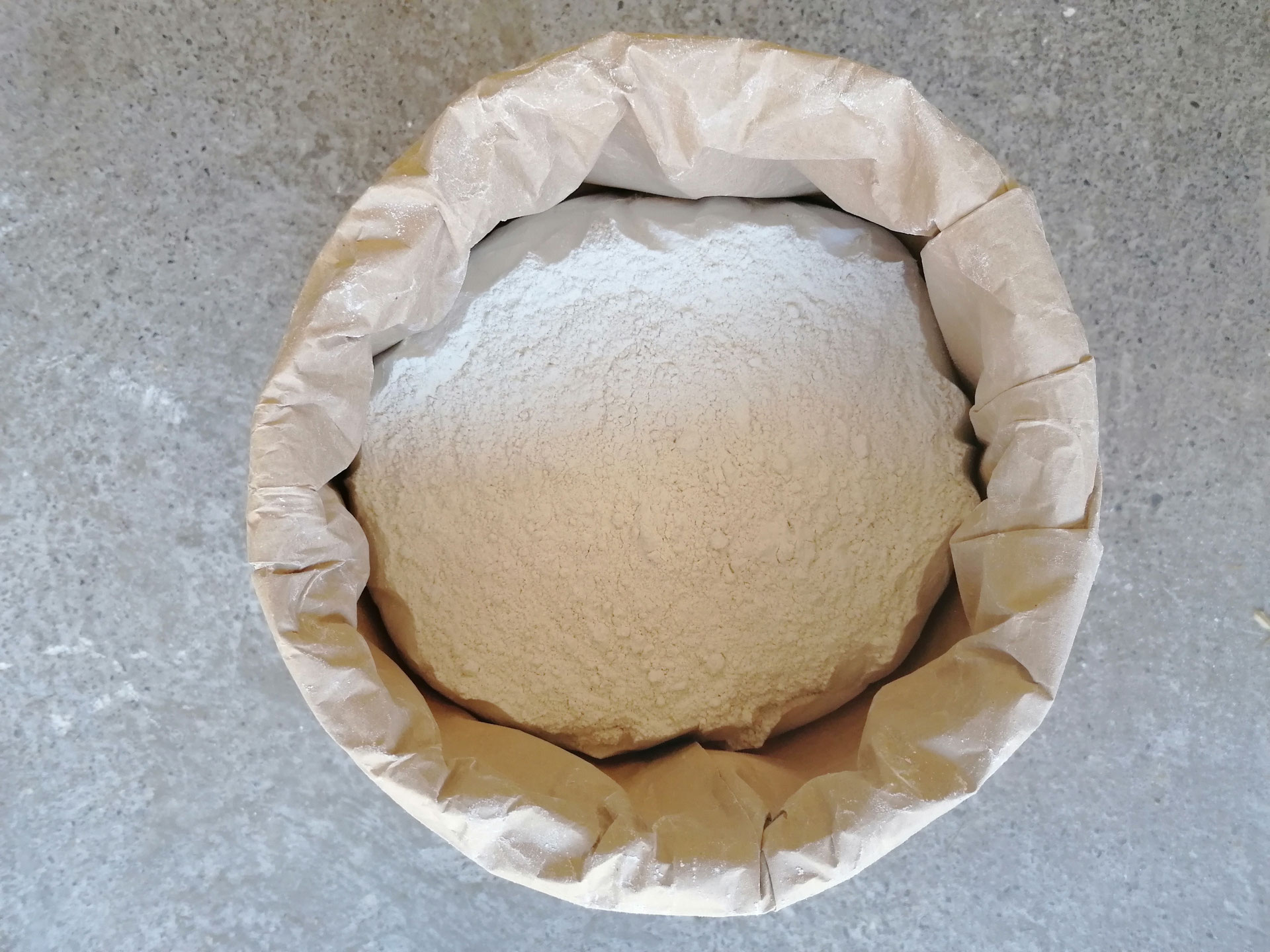 Nos farines produites au Domaine sur meule de pierre astrié - Domaine ...