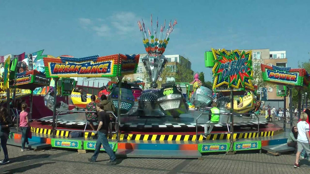 Stardancer Ride : Stardancer Youtube / Lady falls from star city's ...