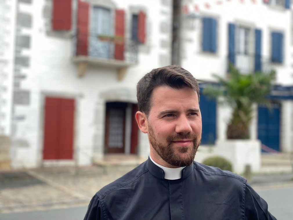 Rencontre avec l'abbé Simon de Violet 2/5 - Saint-Jean-l'Evangéliste ...