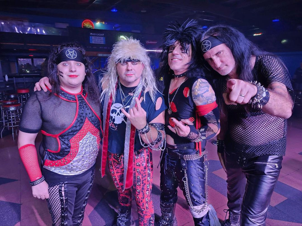 PHOTO GALLERY - Motley 2