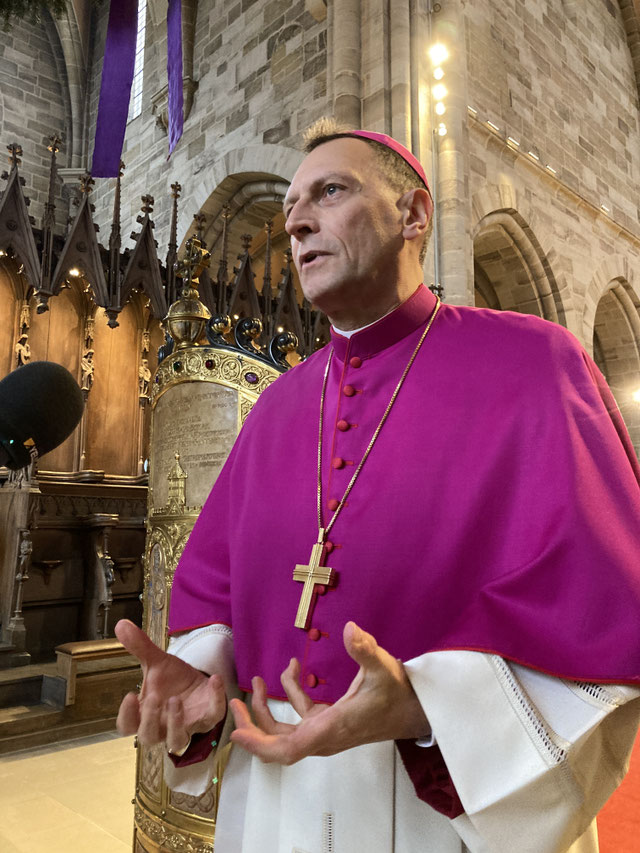 "Ich finde viele Dinge auf meinem Schreibtisch wieder" - Heinrichs ...