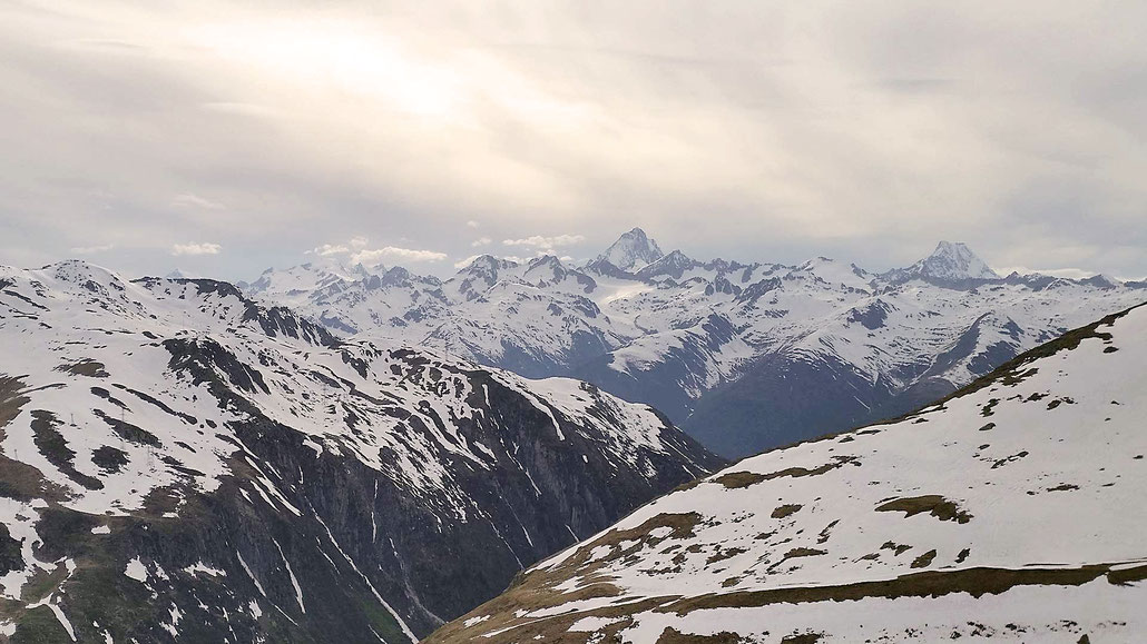 Nufenen-Pass mit dem Motorrad und Auto - Pässe.Info