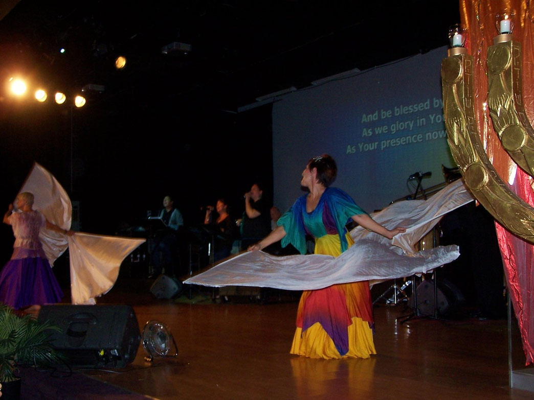 About Using Silk Flags and Billows - 3 Strand Cord Silks - Glowing Silk ...