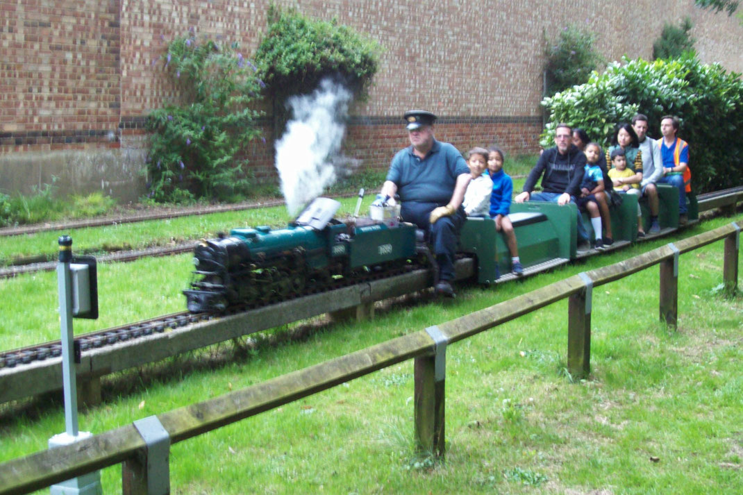 Delapre Park Miniature Railway, Northampton - heritagerailwaysandcentres