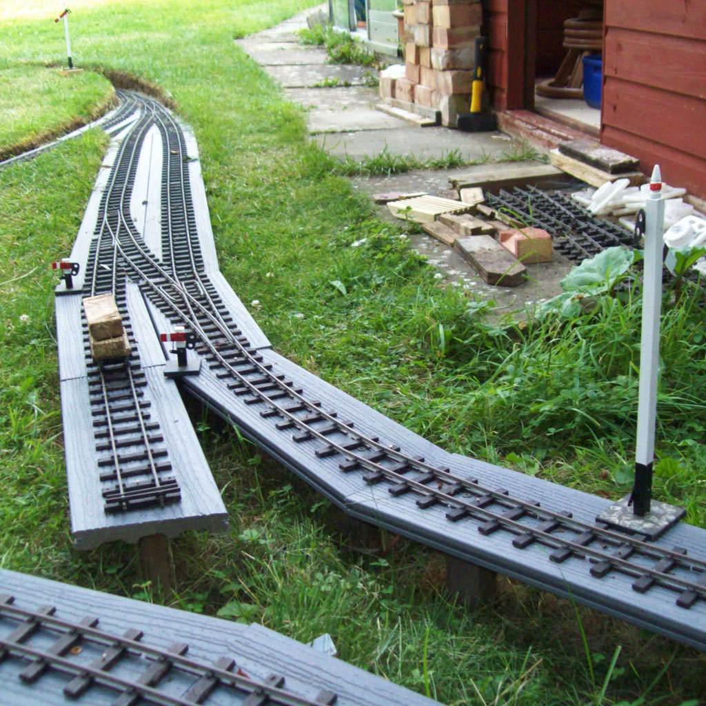 Section 3 - Towcester Garden Railway - sm32gardenrailways