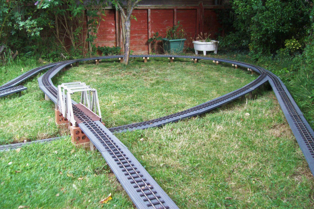 Section 3 - Towcester Garden Railway - sm32gardenrailways