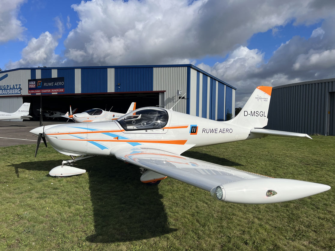 Unsere Flotte: 8 Flugzeuge und 1 Flugsimulator - Flugschule RUWE AERO ...