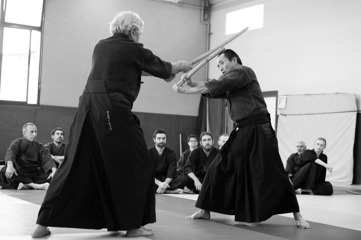 Le kenjutsu (剣術), littéralement « technique du sabre », est l'art du sabre des samouraï. L ...