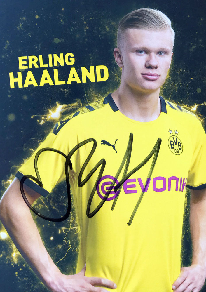 Soccer/Football Autographs - Highlights of our Autograph Collection