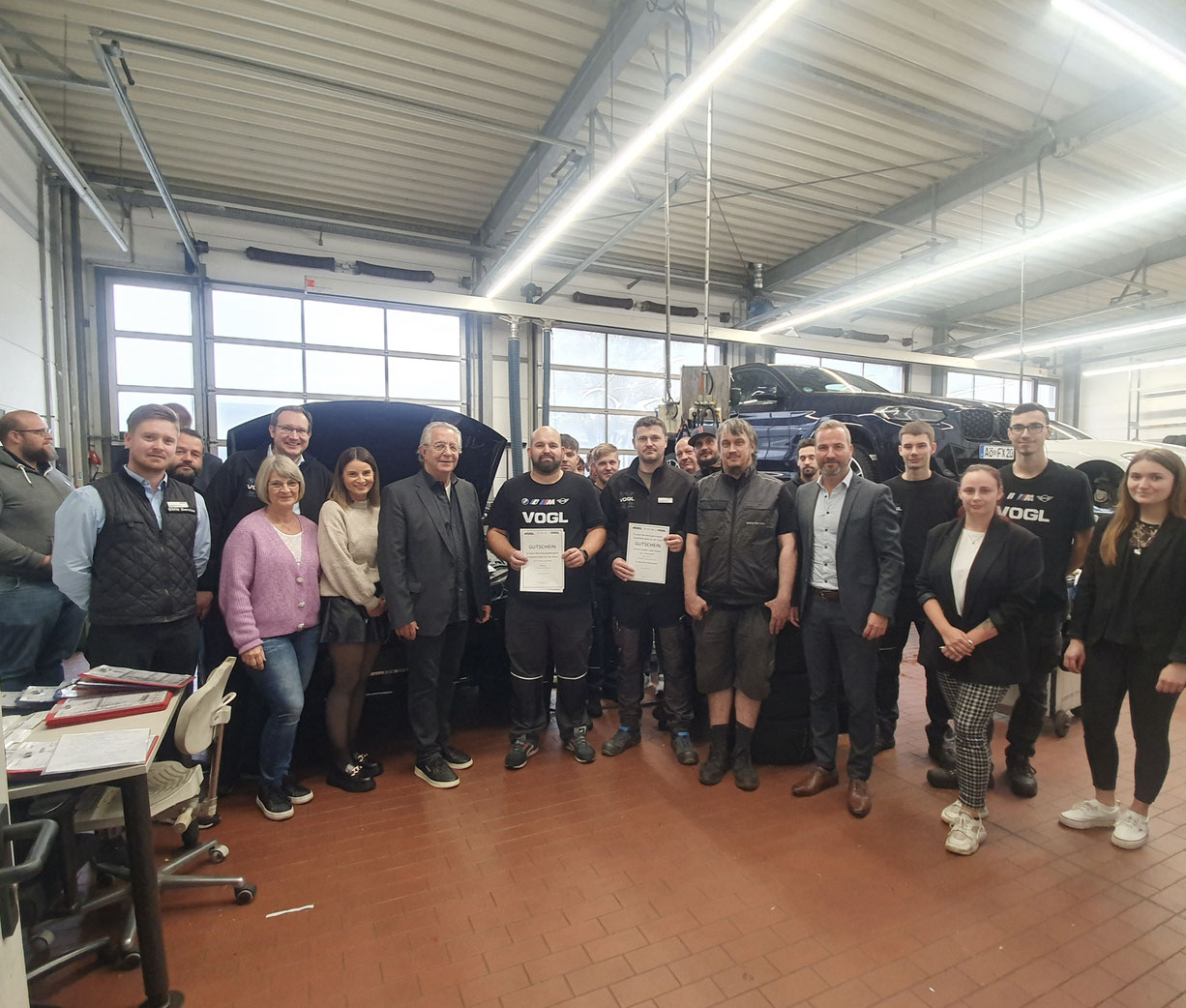 Wieder feiern zwei Mitarbeiter 15- bzw. 10-Jahre Treue zum Team VOGL! - Autohaus MINI VOGL