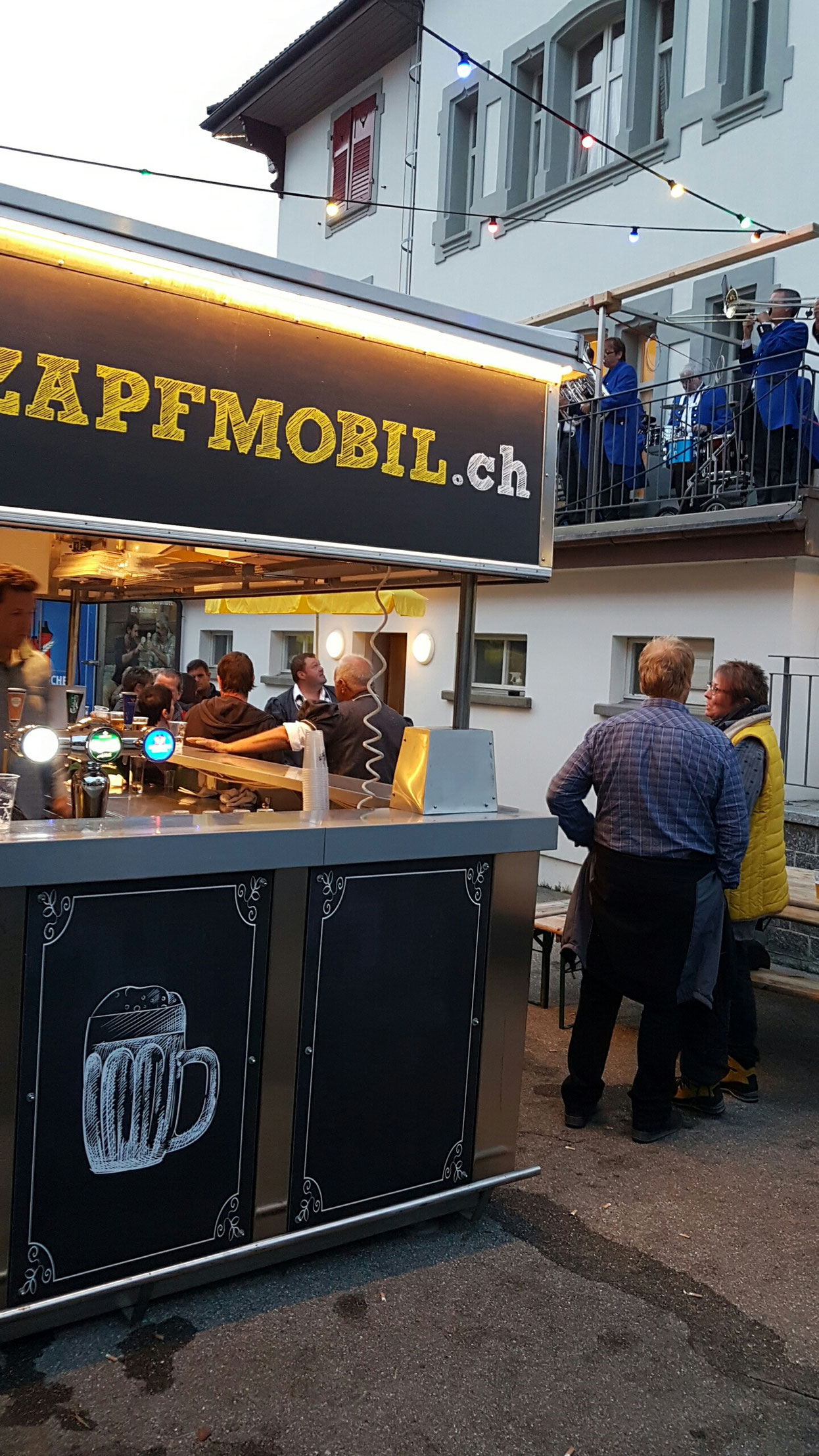 Ausschankwagen Vermietung - Ausschankwagen Bierwagen mieten