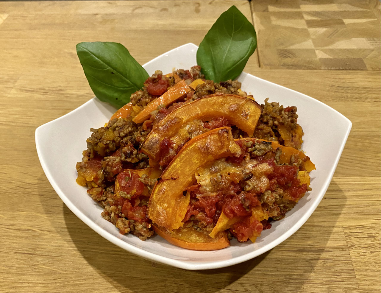 Lust auf low carb? Kürbis mit Hackfleisch & Mozzarella - TheEssigs