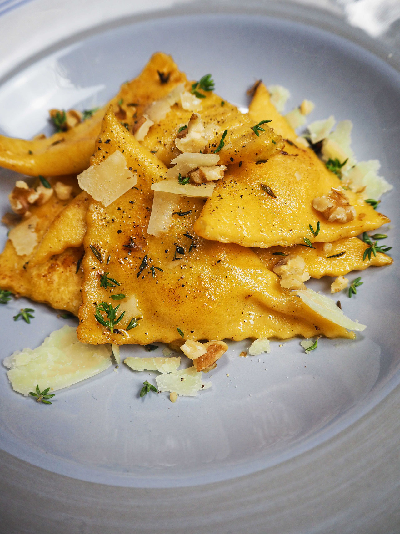 Rezepte für selbstgemachte Pasta / Triangoli mit Ziegenkäse-Walnuss ...