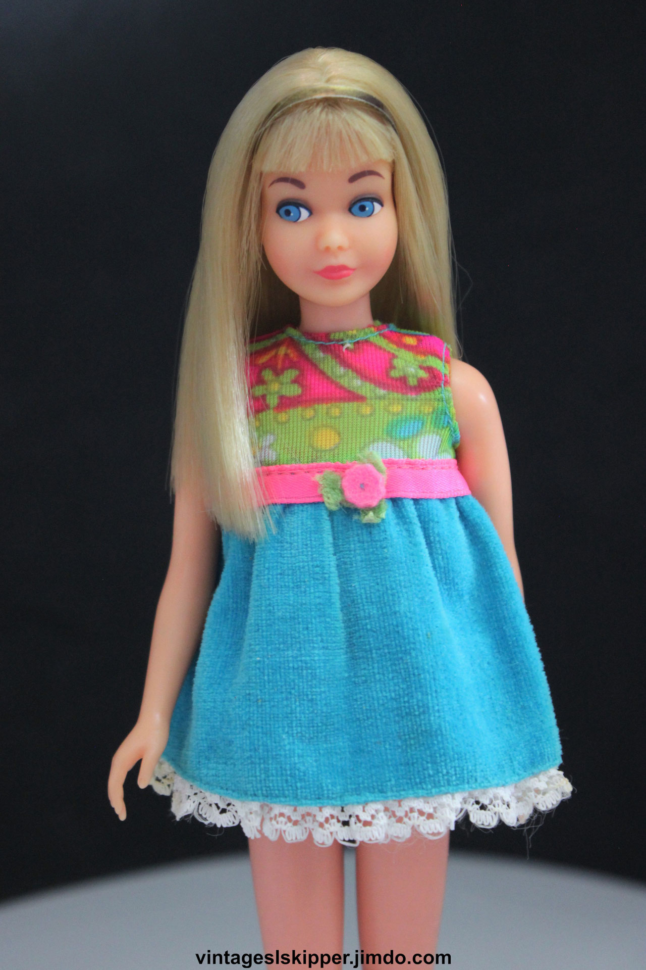 Mod Fashions #2 - Skipper Doll Website (Barbie's little sister)