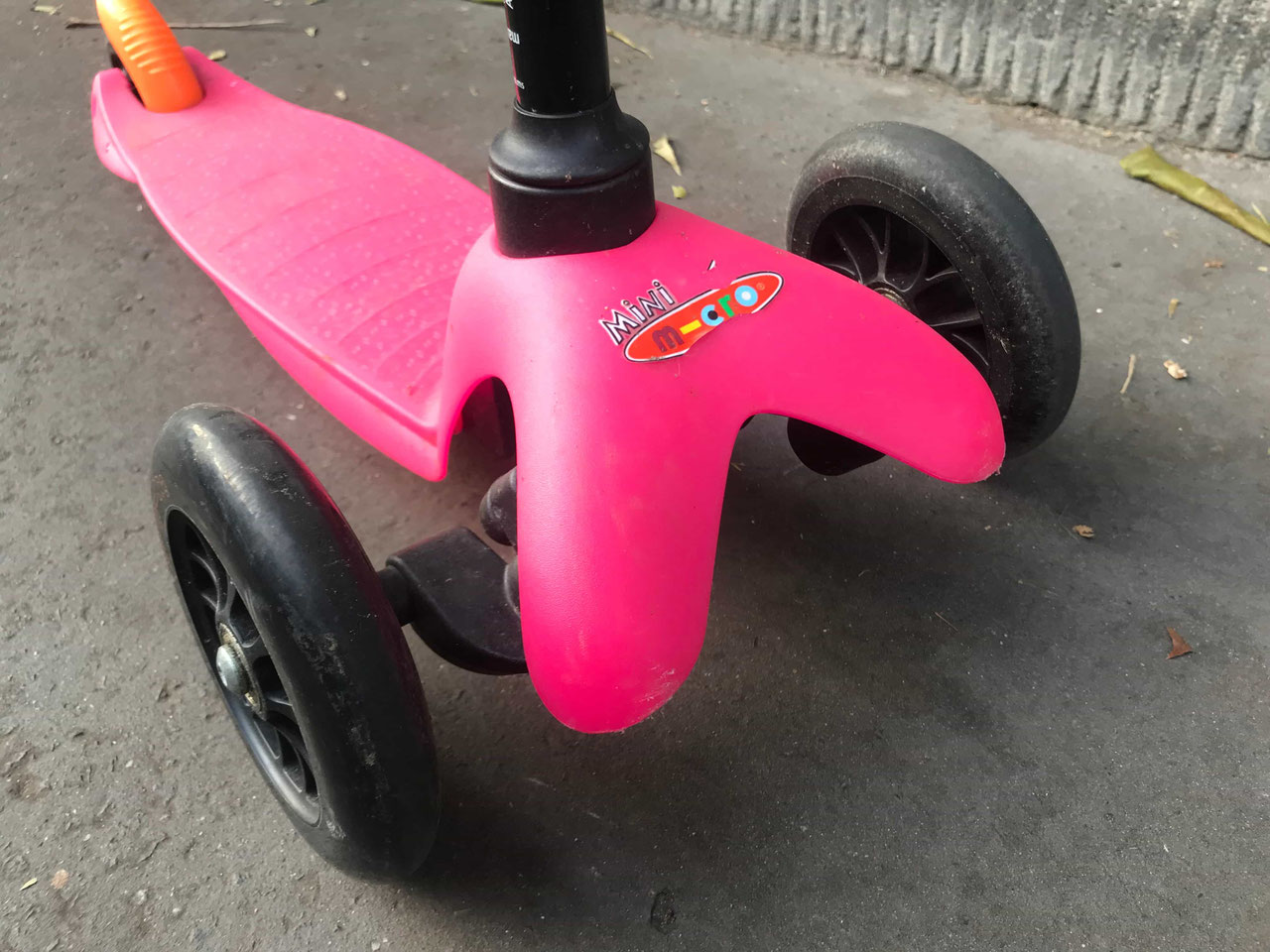Kinderroller Mini Micro im Test - fit trotz Family