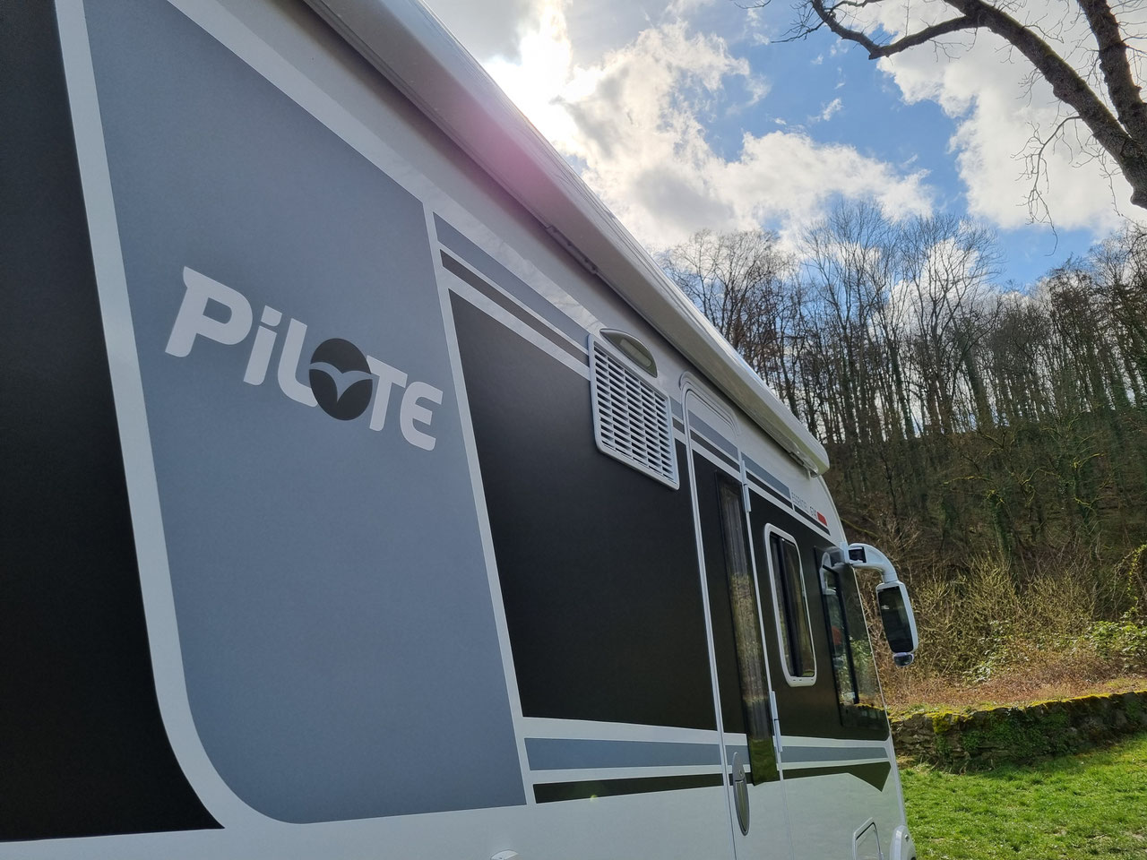 Pilote Essentiel G740 FGJ - Leni und Toni