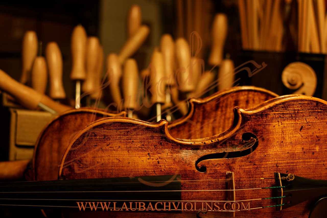 Fine Master Violin with an antique cremonese look and old sound ...