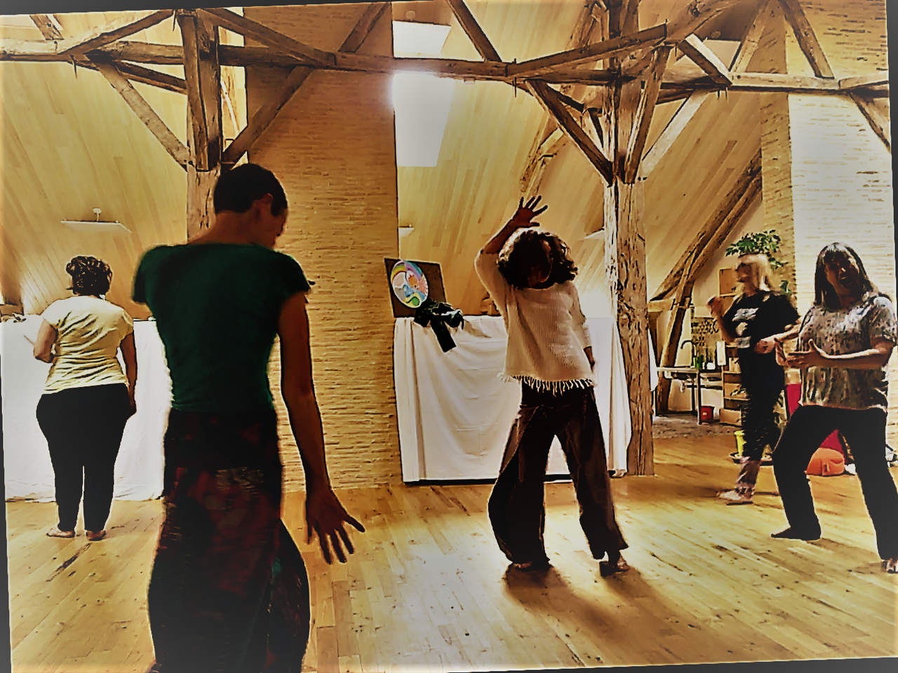 Ateliers de danse intuitive - chant, danse, thérapie art expressifs, dessin écriture créative