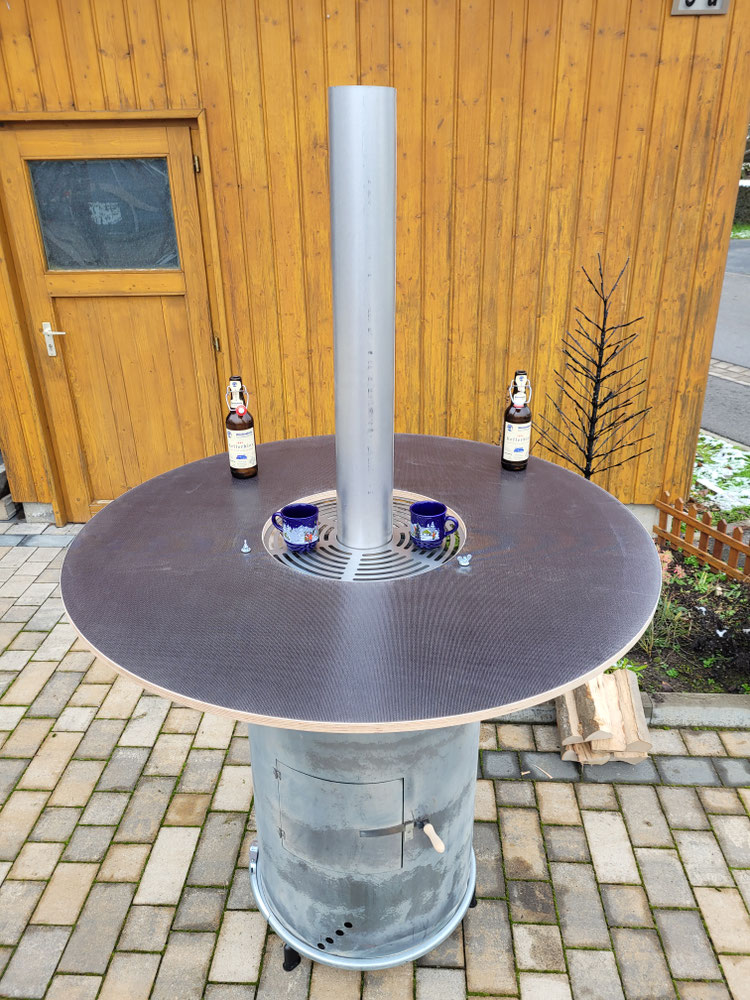 Feuertonne mit Stehtisch - Party Feuertonnen Pfiff