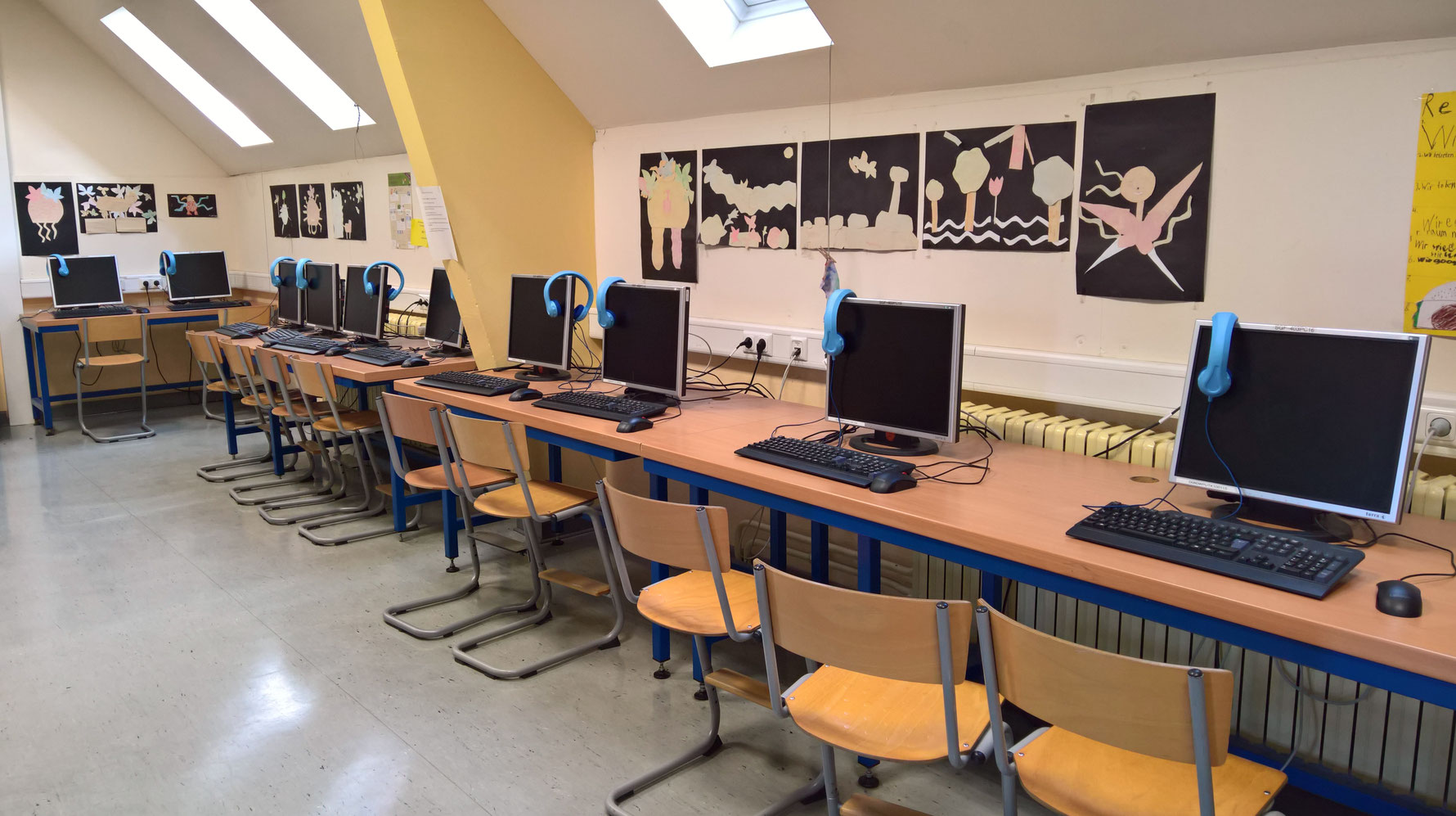 Computerraum - Grundschule Falkstraße