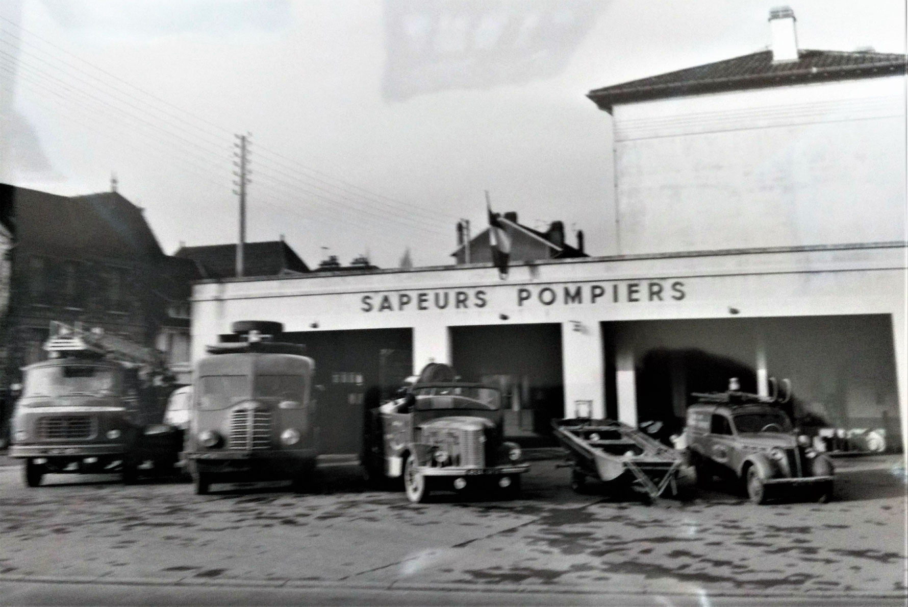 Les pompiers en leur caserne de l'avenue de Poissy - Locations meublées ...