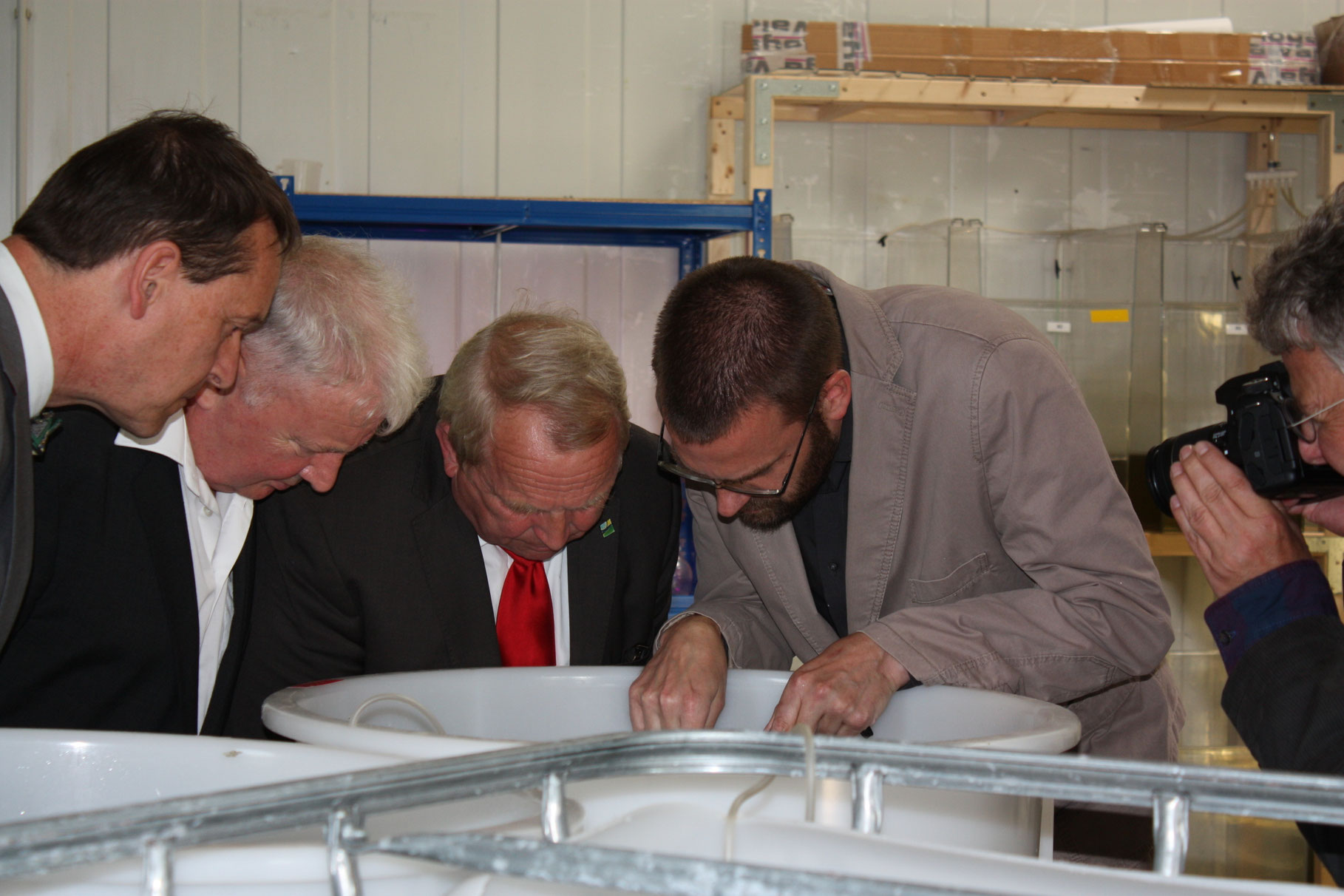 Ministerbesuch: Was Landwirtschaftsminister Backhaus zu Aquacopa sagt ...