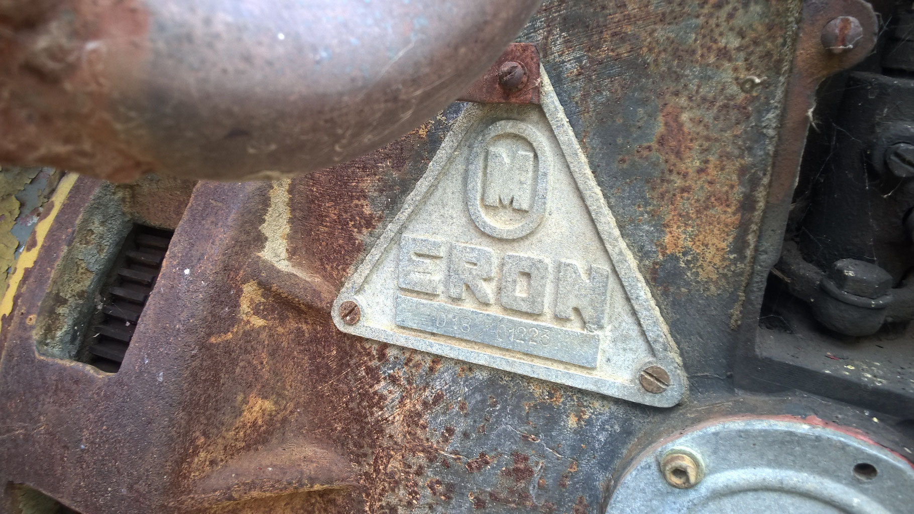 Tracteur Eron Meroni - Site de tracteurdevigne3