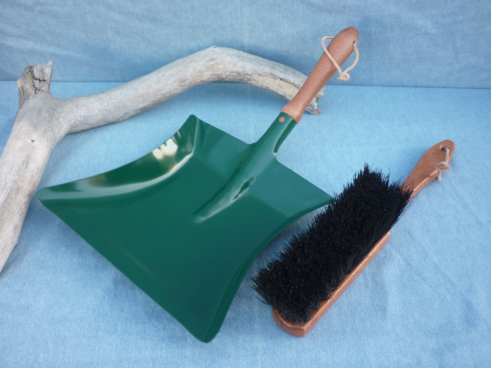 Handfeger u. Kehrblechset - Fachhandel außergewöhnlicher Produkte für ...