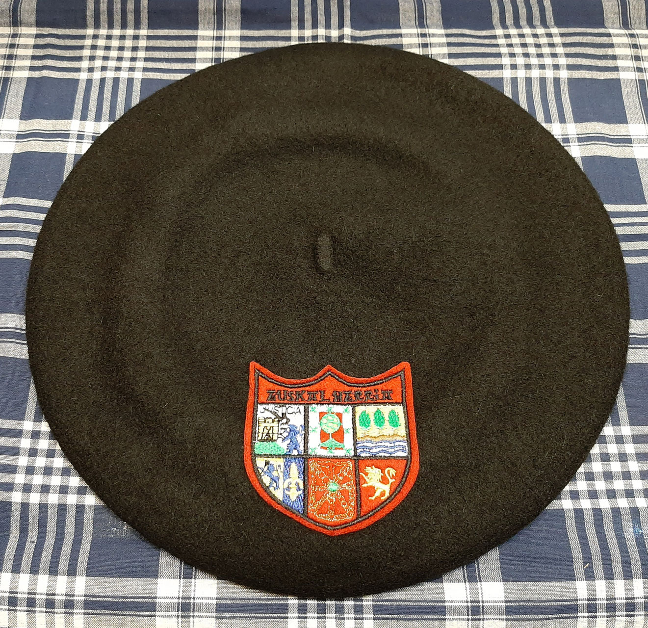 TXAPELAK - Boinas Vascas - Txapelas - Euskal Souvenirs