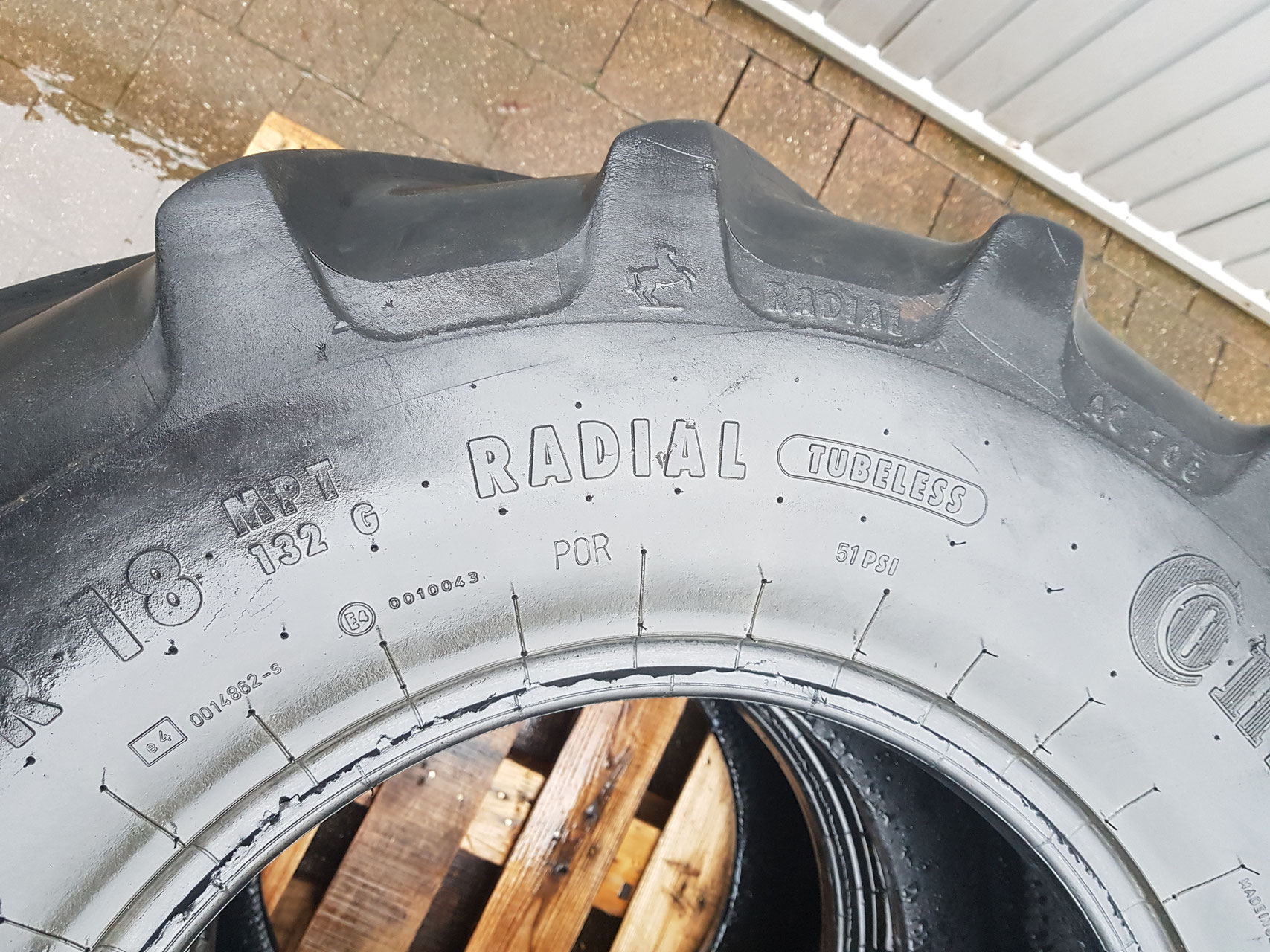 365/ 70R18_132G_Continental_AC 70G_MPT_TL_Top Zustand (2 Stück ...
