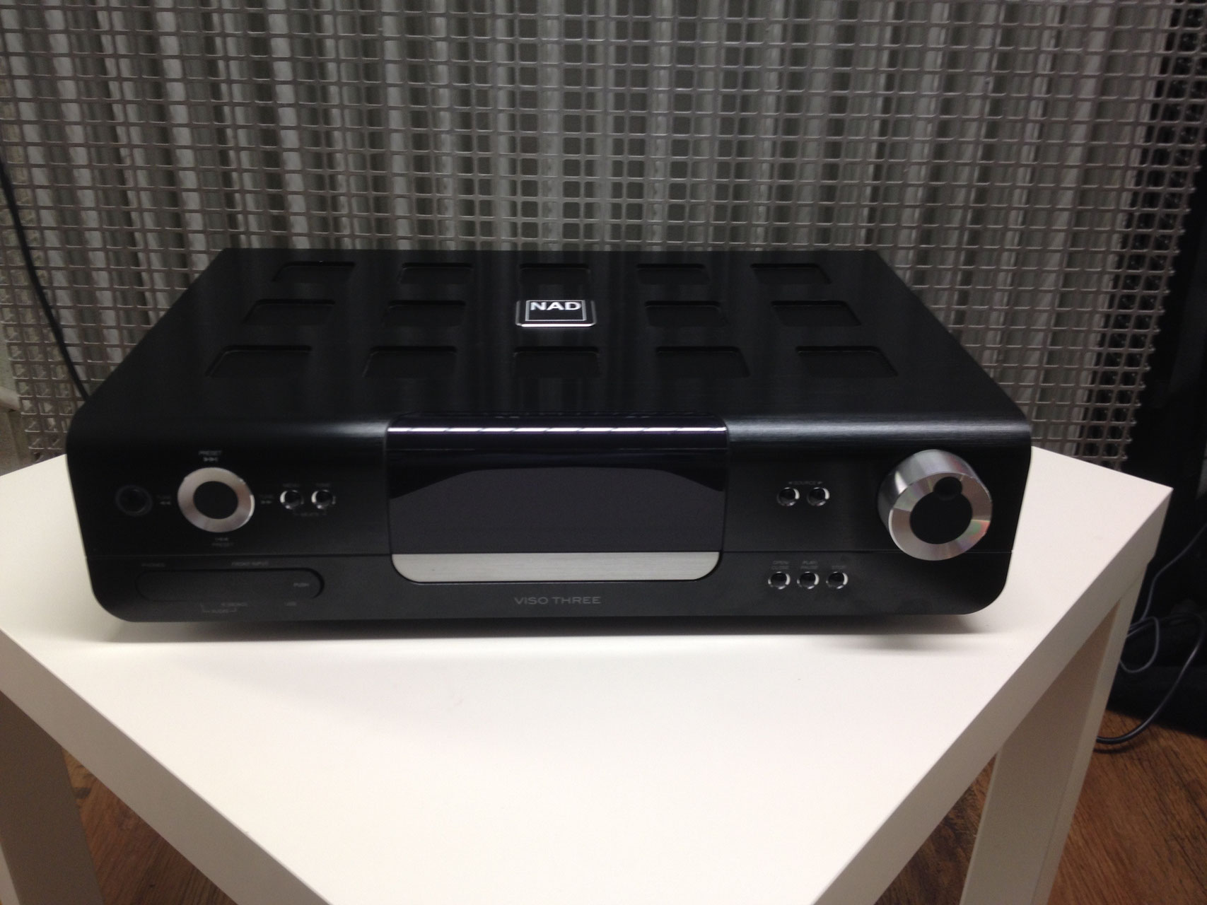 NAD Viso Three - Harres & Friends HiFi Shop