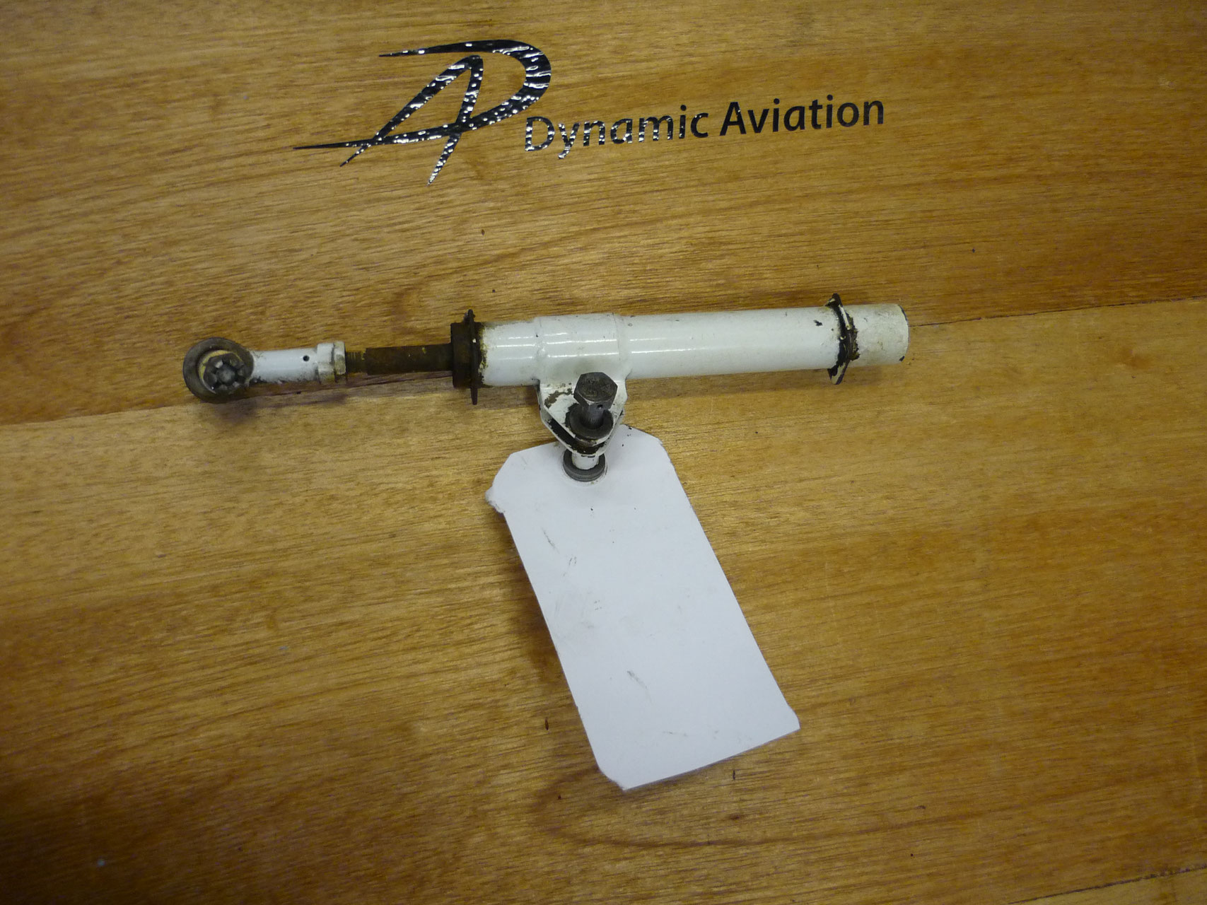 Landing gear section - Dynamic Aviation - P-145 MRO