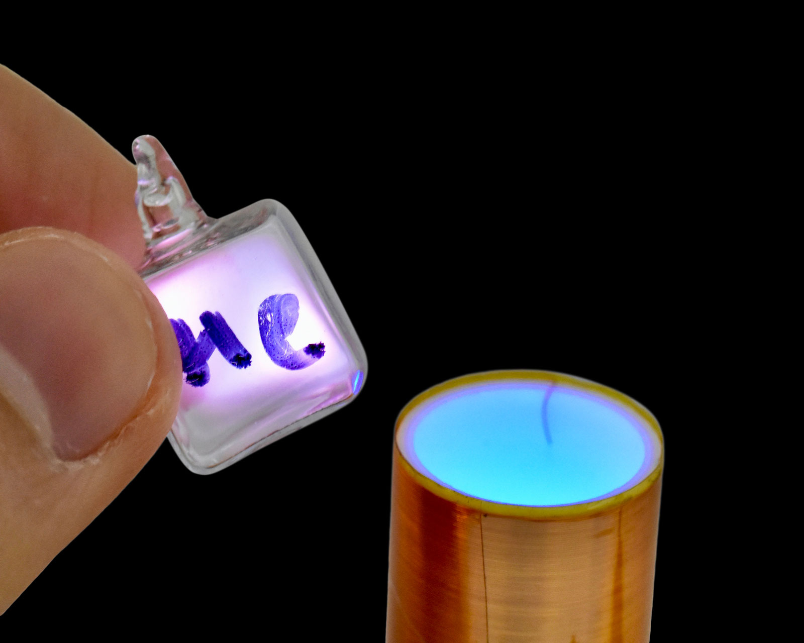 Buy Helium gas rarefied ampoule - NovaElements