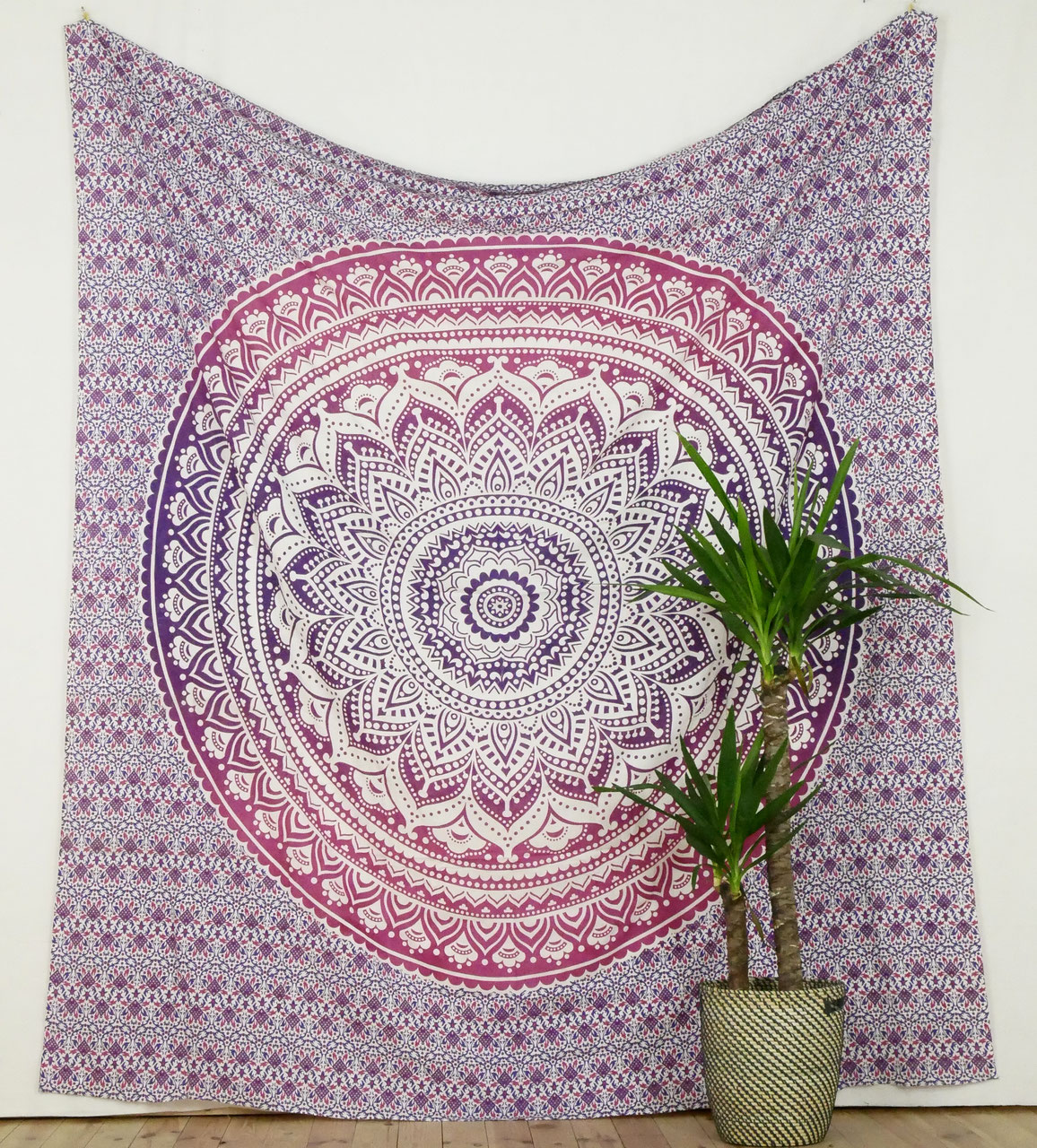 Mandala Wandtuch mit Farbverlauf - Wandtuch Shop Karmandala