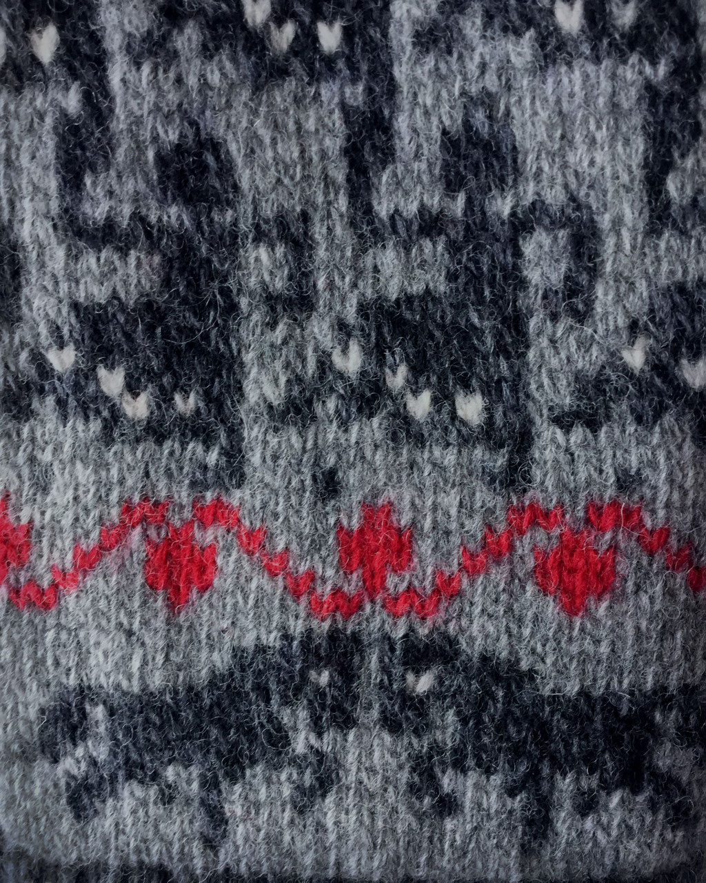 Ringdans Elin Mittens by Öjbro Vantfabrik - Sweater Chalet