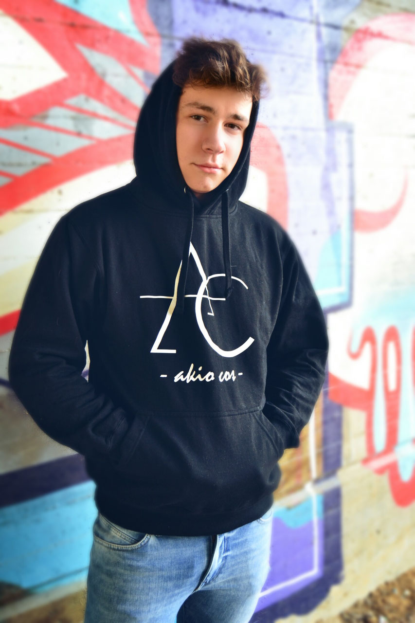 Akio Cos Hoodie - akiocoss Webseite!
