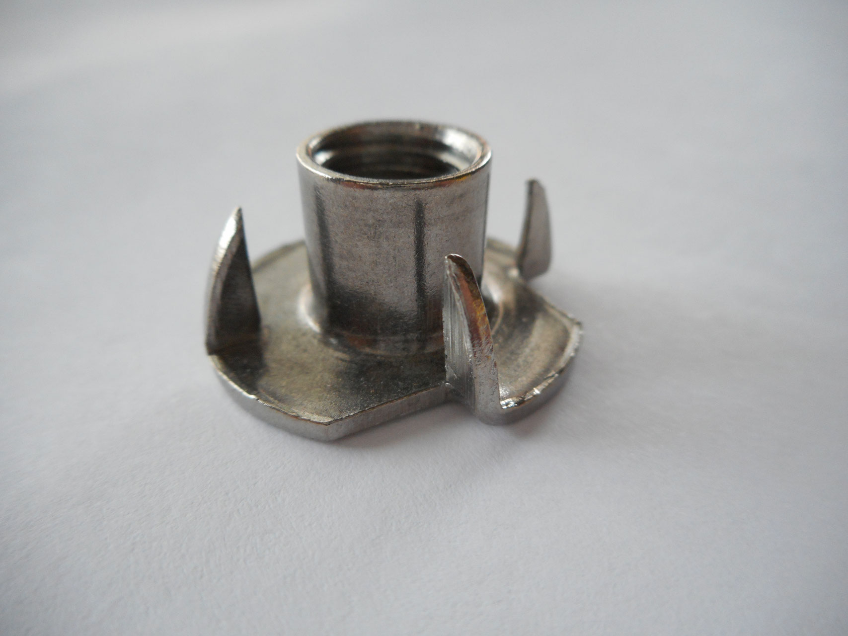 Einschlagmuttern - www.Workerswelt.de