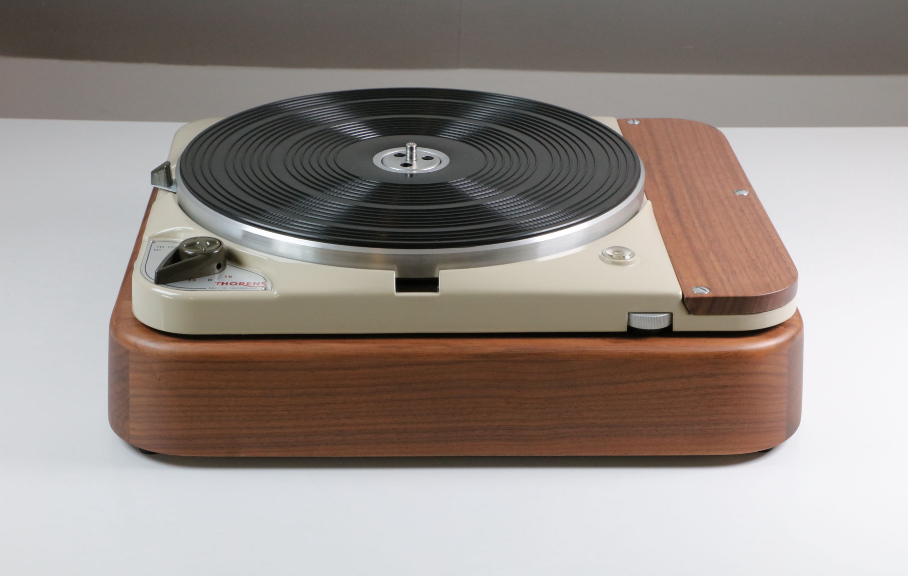 TD 124 MkI S/N 49926 Walnuss - Riverside Audio Thorens TD124