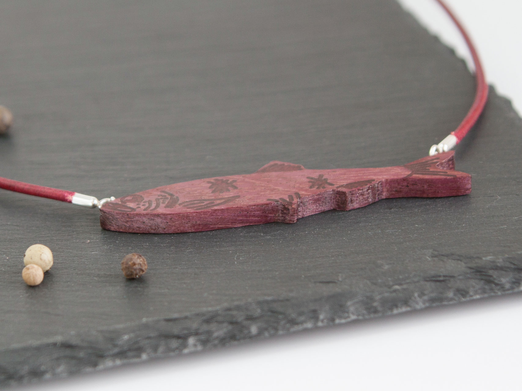 Fisch Kette Amaranth - Fisch Schmuck aus Holz und Silber - Schmuck von ...