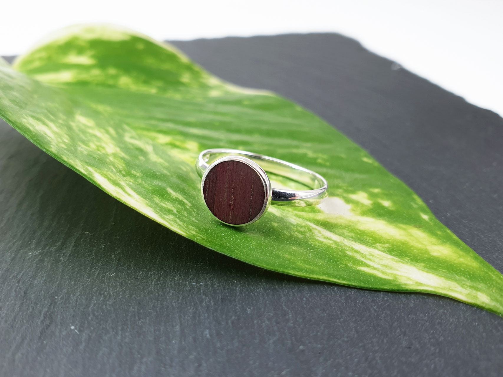 Schmaler Holzring Amaranth - Ringe aus Holz und Silber - Schmuck von ...