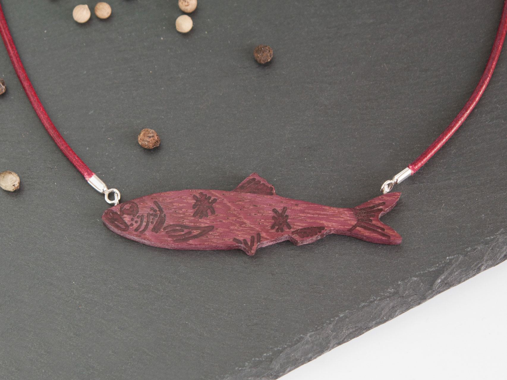 Fisch Kette Amaranth - Fisch Schmuck aus Holz und Silber - Schmuck von ...