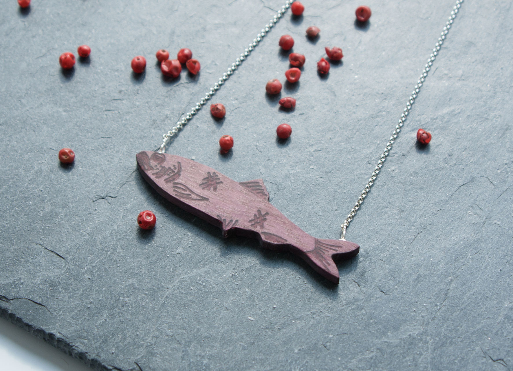 Fisch Kette Amaranth - Fisch Schmuck aus Holz und Silber - Schmuck von ...
