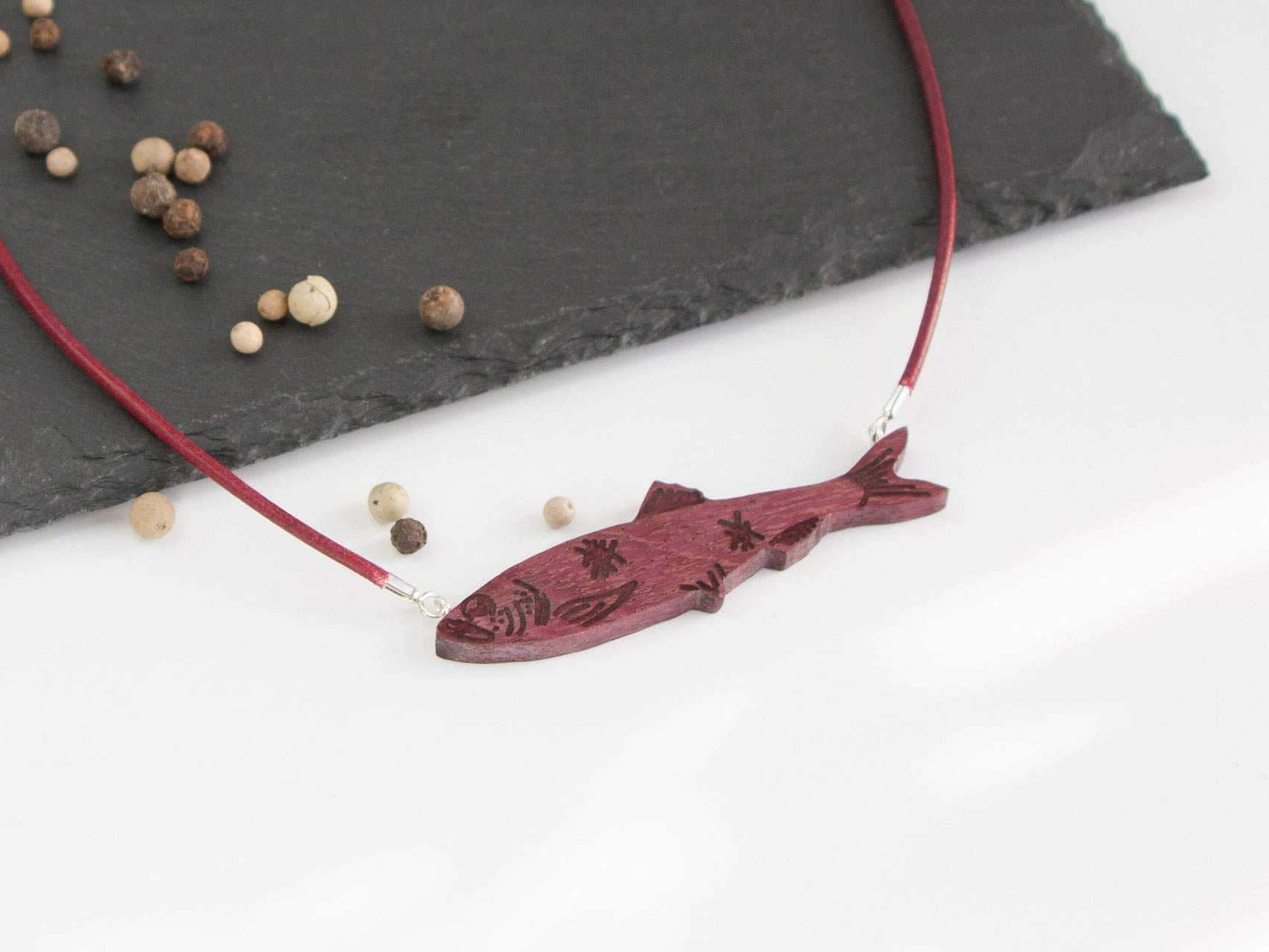 Fisch Kette Amaranth - Fisch Schmuck aus Holz und Silber - Schmuck von ...