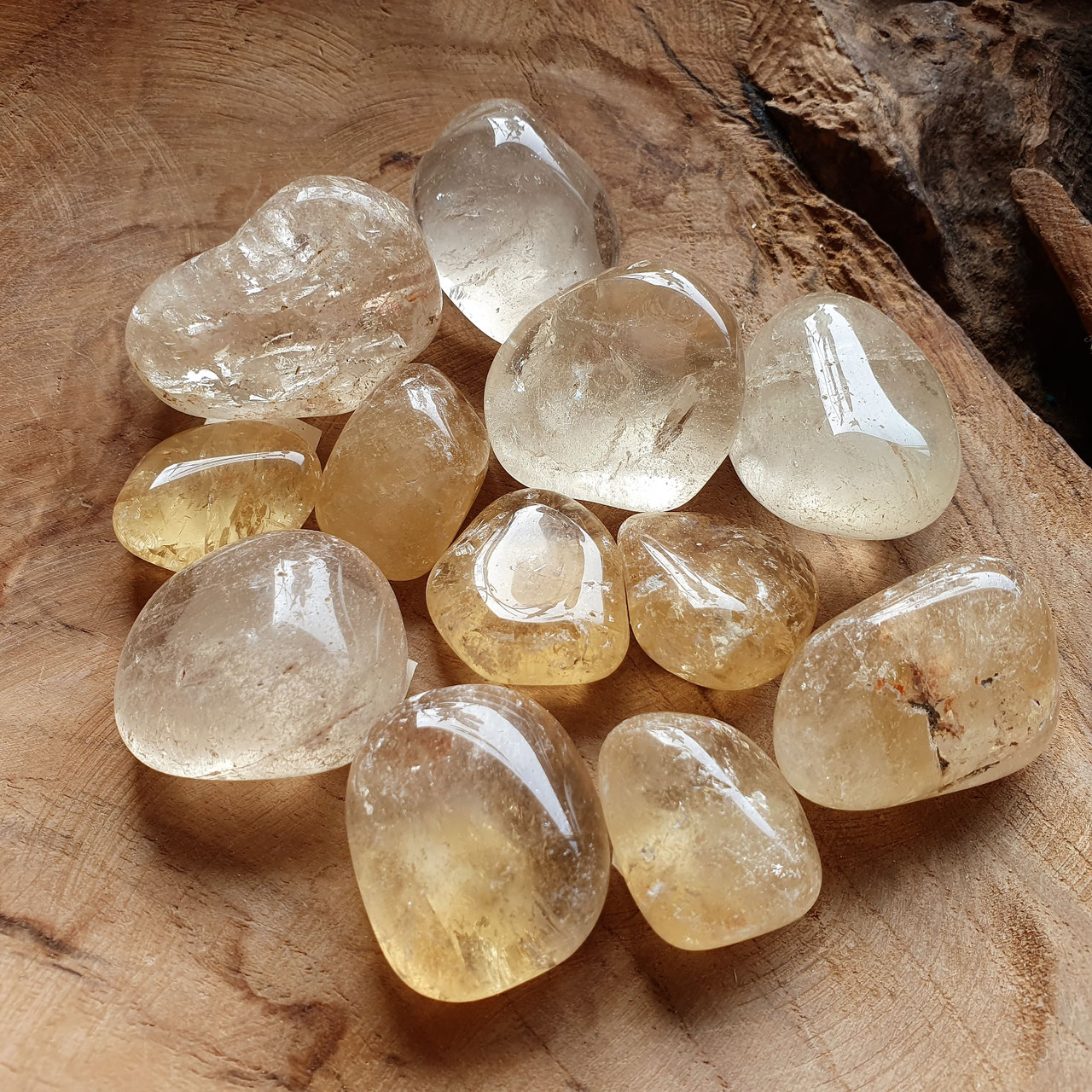 Citrin - Steintruhe - Mineralien und feine Accessoires