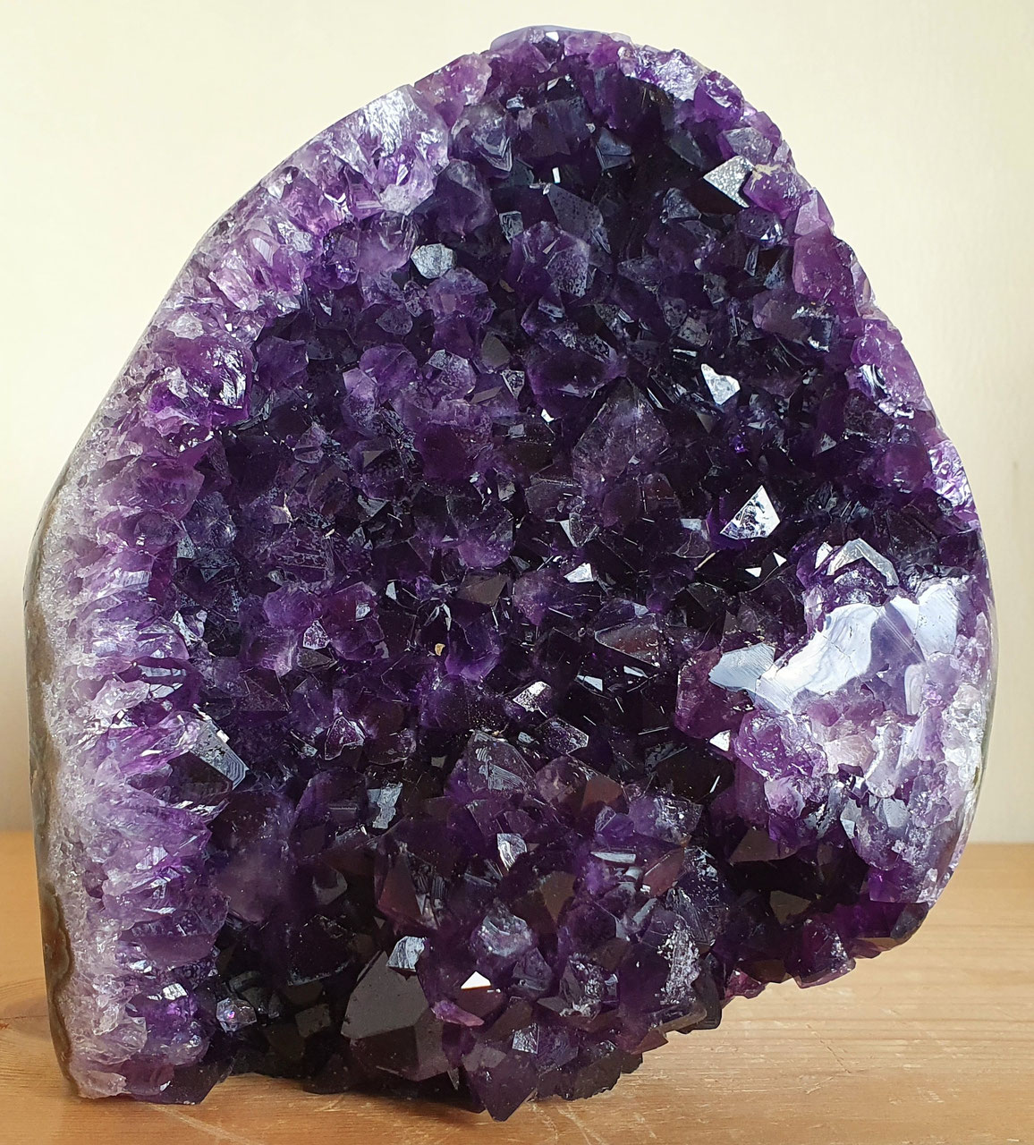 Amethyst Uruguay bis 299,00 € - Steintruhe - Mineralien und feine ...