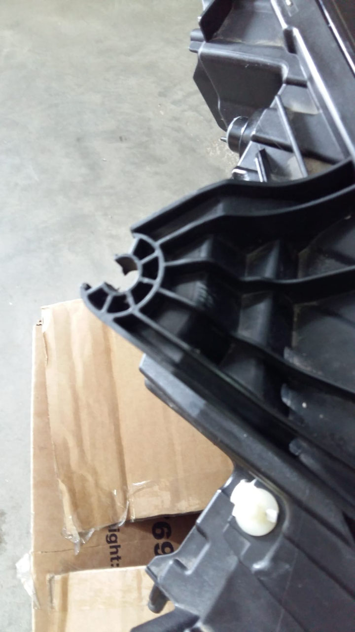 Faro Volvo V60|S60: 31656893 - 31420116 - 9483535. - Web Ricambi Auto