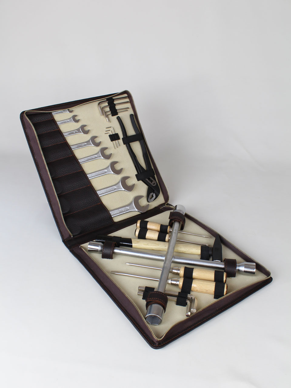 Auto Werkzeugset aus Leder / Car driver toolkit - F. HAMMANN - Fine ...
