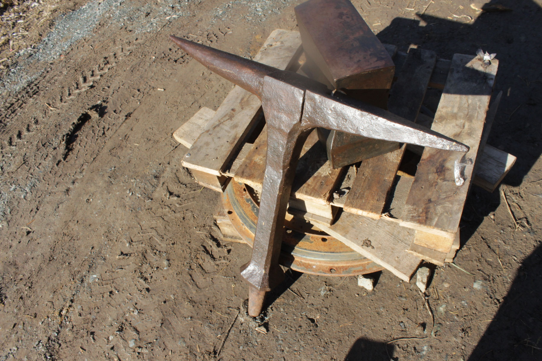 STAKE ANVILS - blacksmith anvils paradise by Emerald Koch