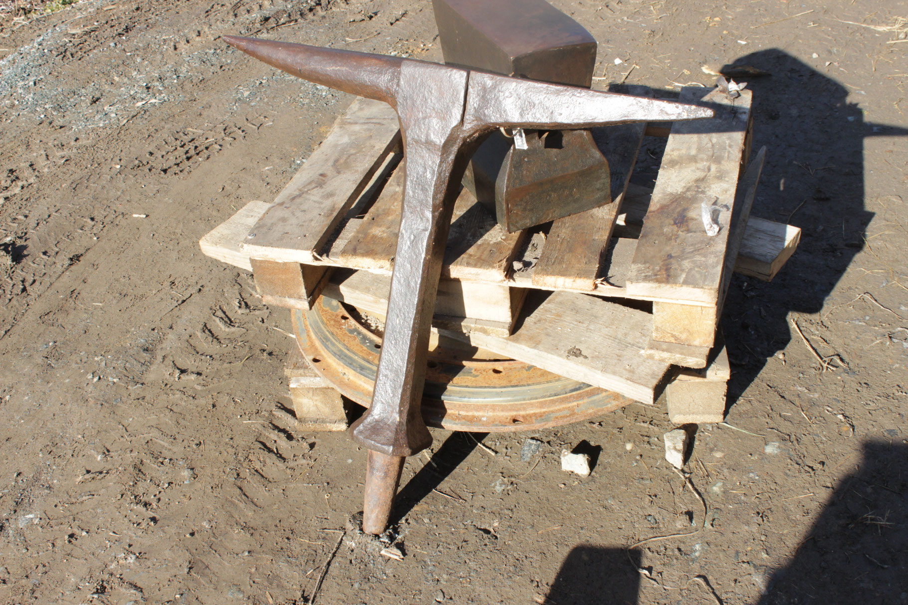 STAKE ANVILS - blacksmith anvils paradise by Emerald Koch